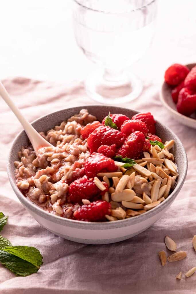 Raspberry Oatmeal - Nibble and Dine