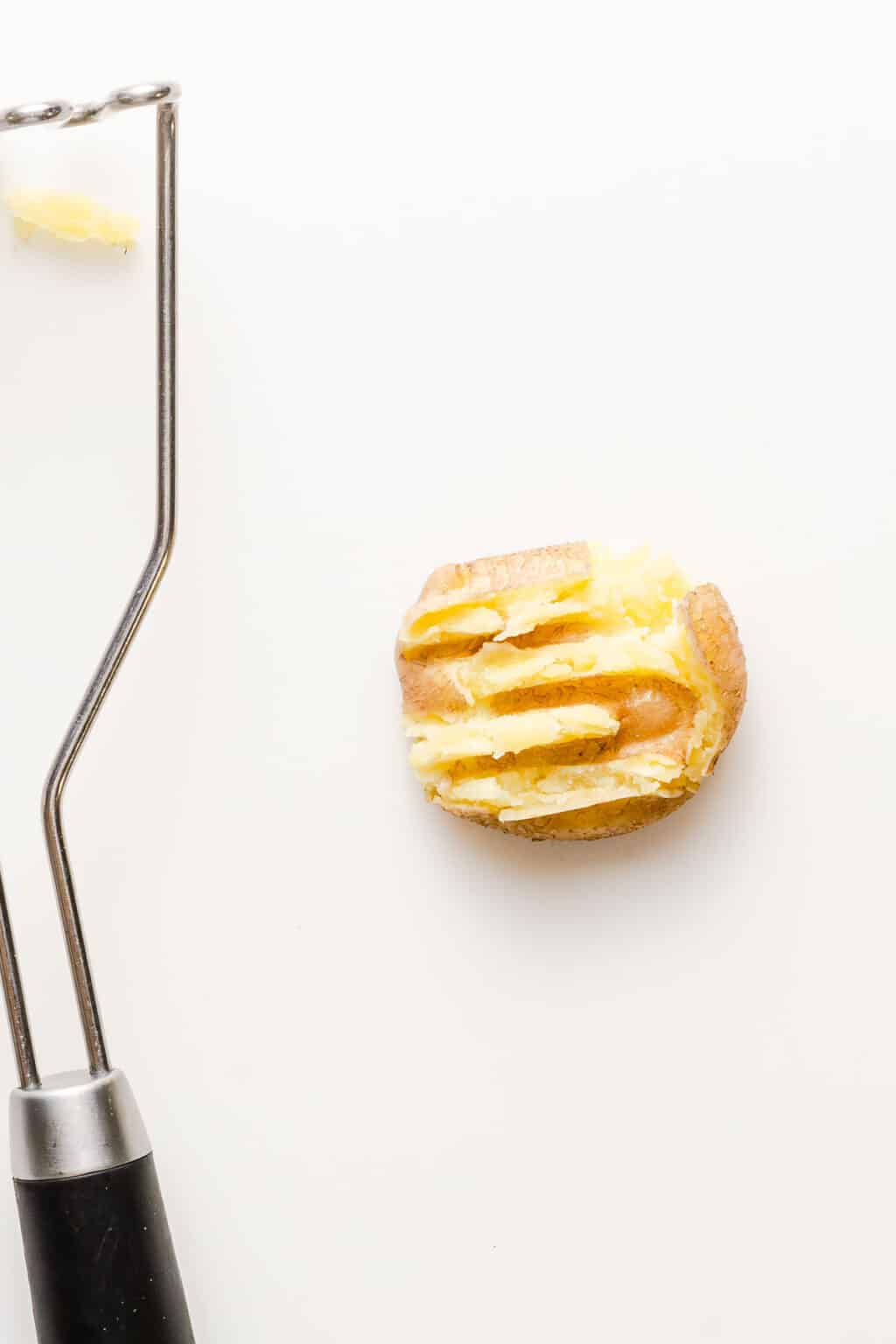 Smashed Potatoes: What's the Best Smashing Method? - Nibble and Dine