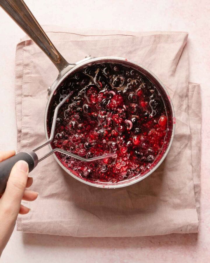 Berry Lemonade - Nibble and Dine